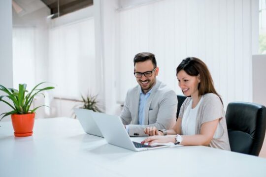 Best Monitor Sizes for Office Productivity in 2025: 24 vs 27 vs 32