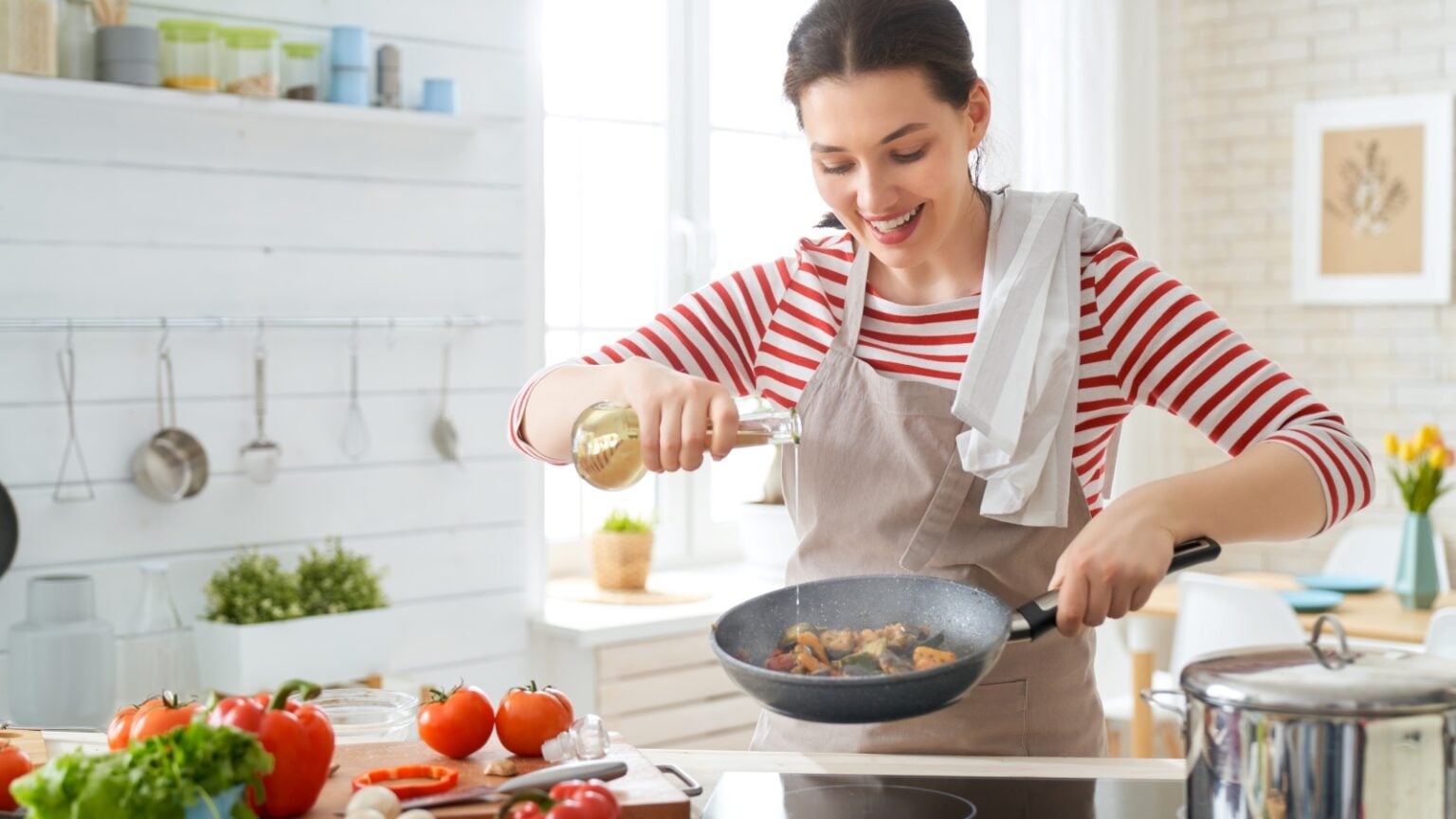 15 Ways to Save Big on Home Cooked Meals | KindaFrugal